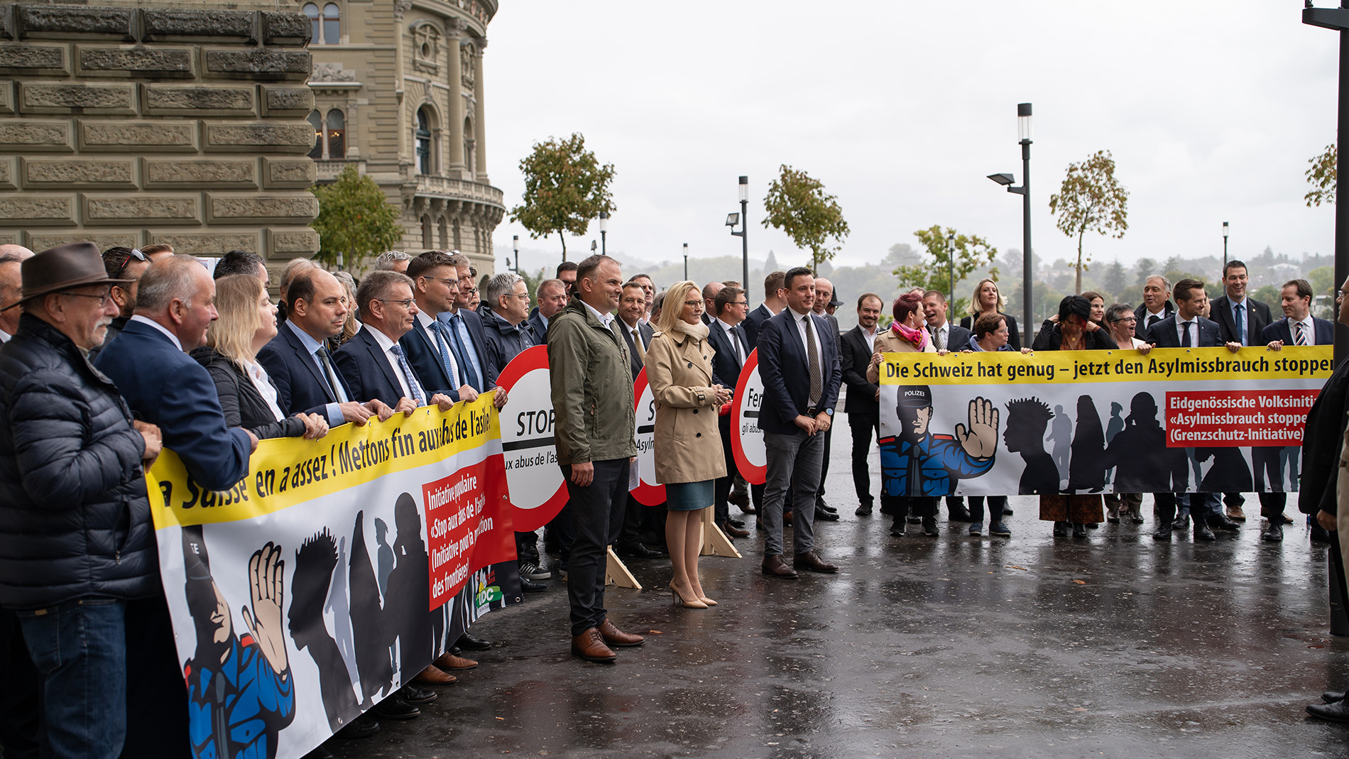 UDC Suisse - Protégeons nos frontières : Stop à l’immigration ...