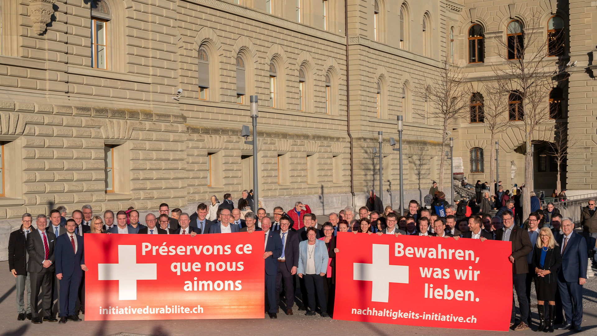 UDC Suisse - Vous aimez la Suisse ? Affichez vos couleurs
